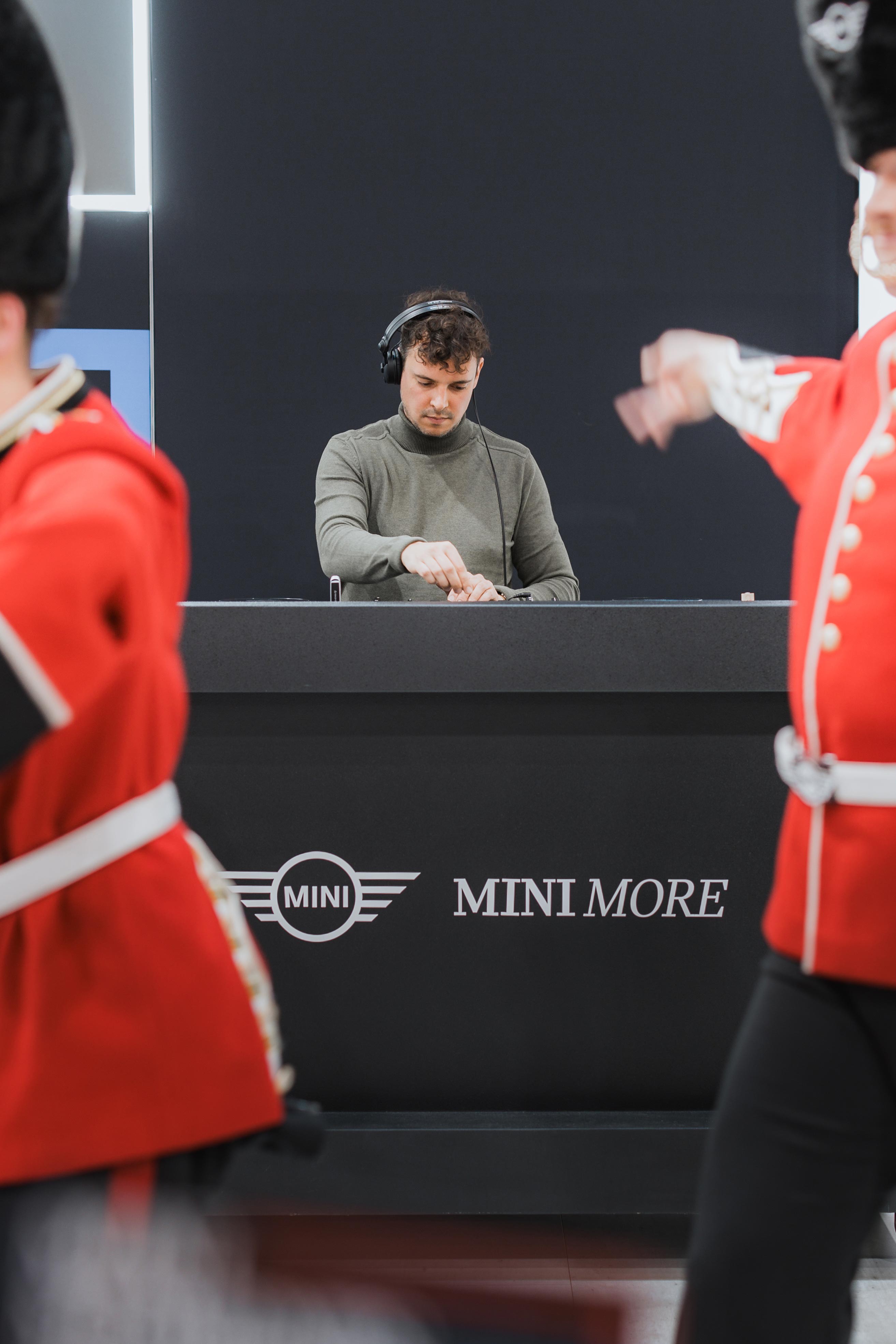 mini-more